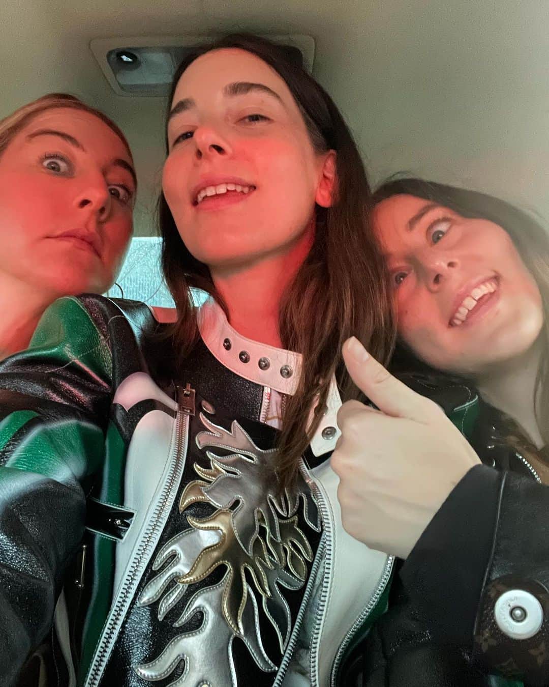 ハイムさんのインスタグラム写真 - (ハイムInstagram)「HAPPY BIRTHDAY ESTE!!! cheers to the ...