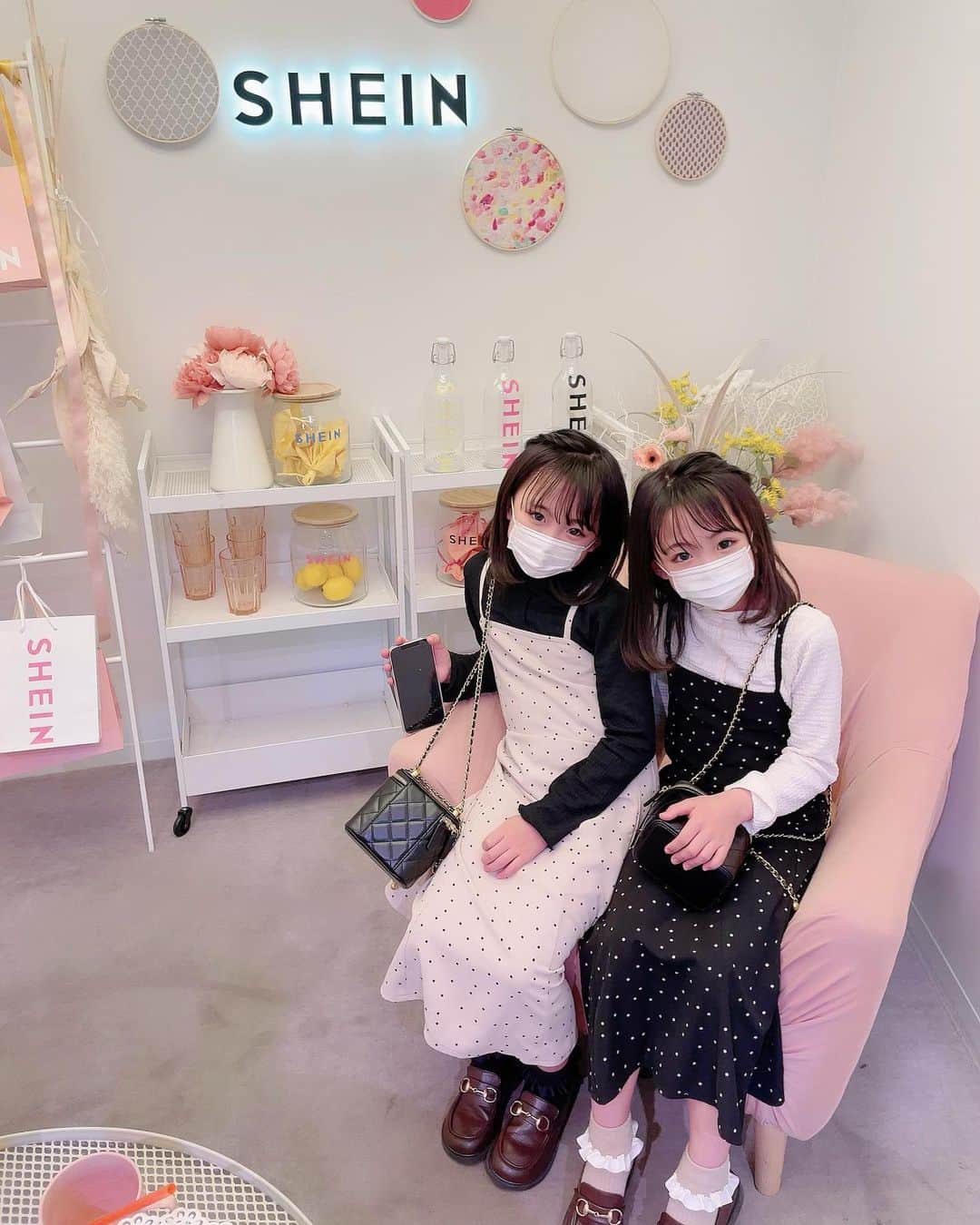 ららここさんのインスタグラム写真 - (ららここInstagram)「. 念願の @shein_japan に 行ってきたよ〜💗💗 写真スポットがかわいすぎた🥺🙌 one-piece ...