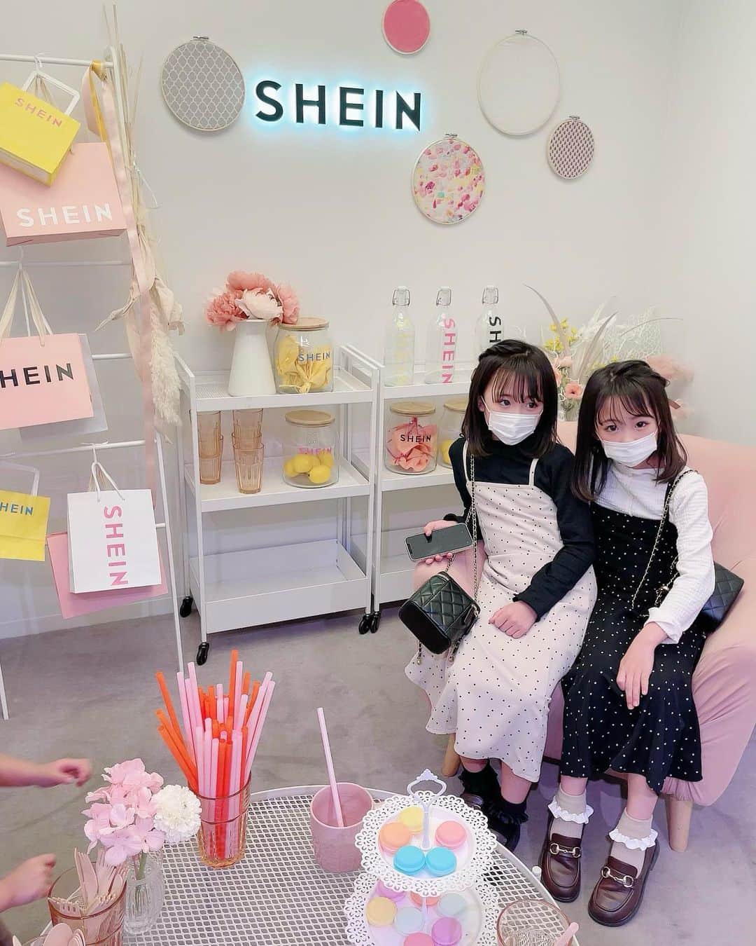 ららここさんのインスタグラム写真 - (ららここInstagram)「. 念願の @shein_japan に 行ってきたよ〜💗💗 写真スポットがかわいすぎた🥺🙌 one-piece ...