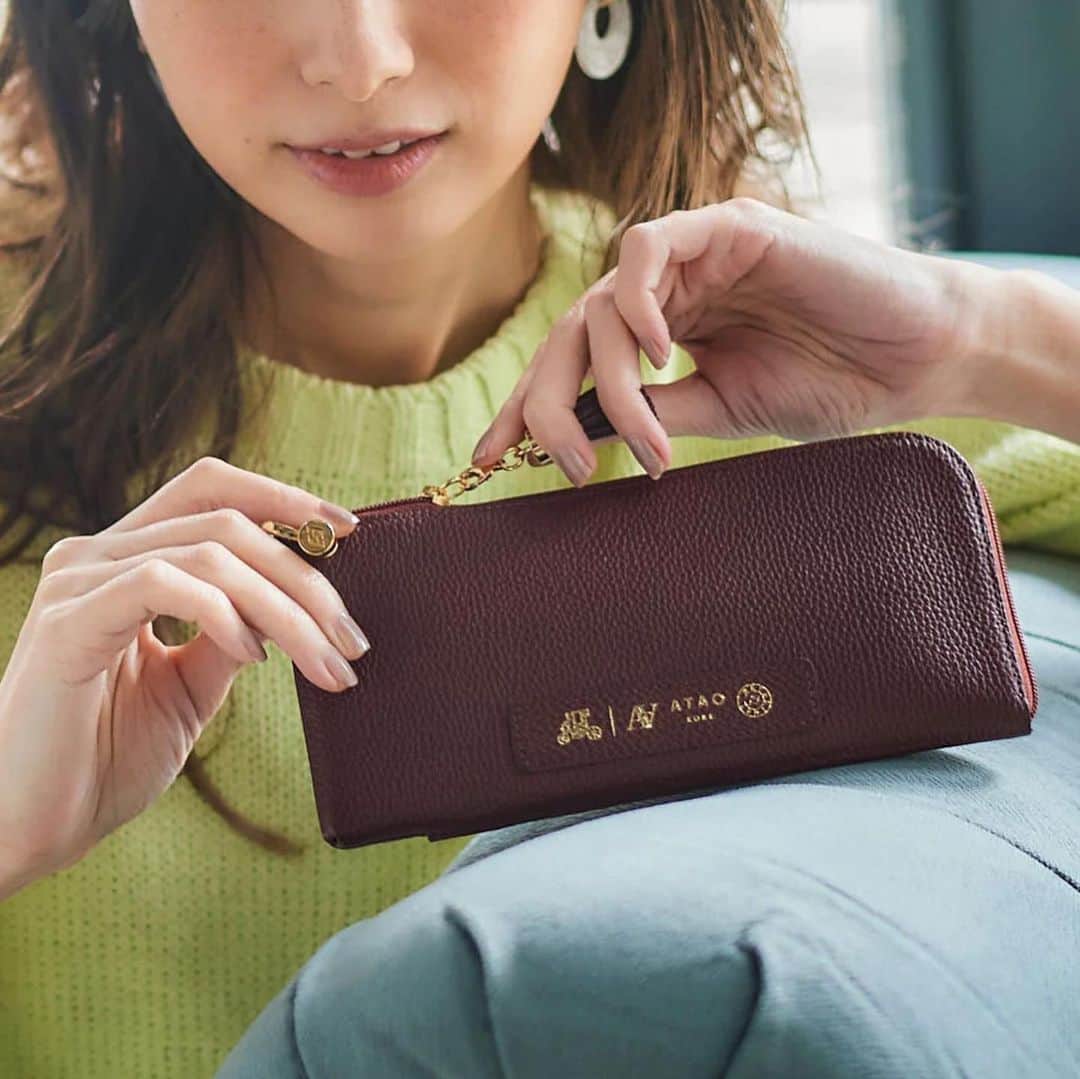 ATAO(アタオ)さんのインスタグラム写真 - (ATAO(アタオ)Instagram)「・ "ありそうでなかった" お財布とバッグの2wayという新発想 2023年S/S新作『Batty(バ ...