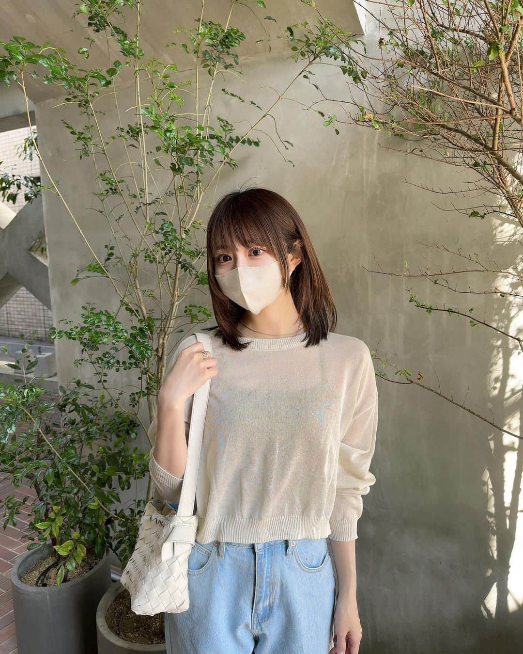 Ayanaさんのインスタグラム写真 - (AyanaInstagram)「📖🦙 ⁡ 東京駅おでかけの日！ ⁡ シアーカーディガンが今の時期はぴったり♡ 前後2wayで着れてしわになりにくいから ...