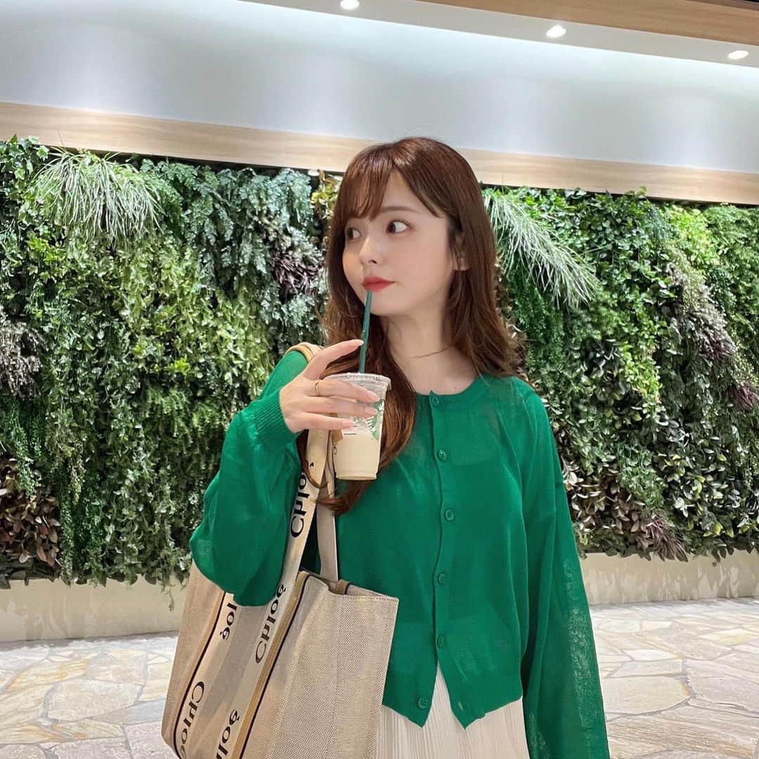 横山紗弓さんのインスタグラム写真 - (横山紗弓Instagram)「前後2wayで着れるトップス🌱 @classicalelf_official しわになりにくいので持ち歩きにも便利です ...