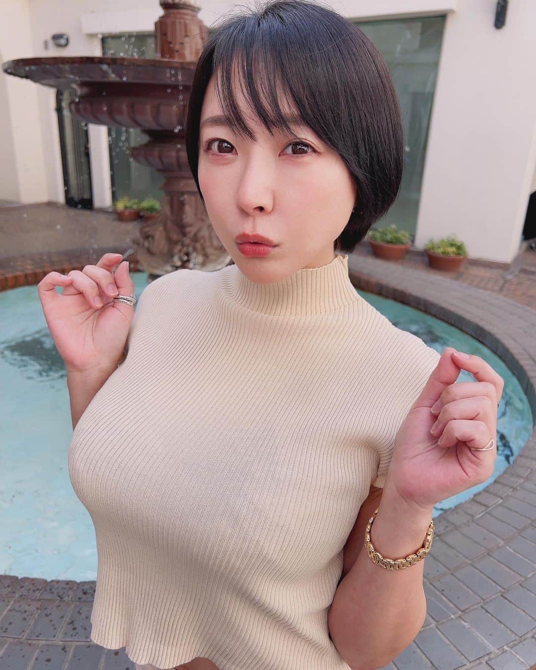 羽生アリサさんのインスタグラム写真 - (羽生アリサInstagram)「事務所に行ってたよ🌸！ マネージャーさんに写真を撮ってもらったよ☺️🫶📷 プロのカメラマンさんでもそうだけど、撮って ...