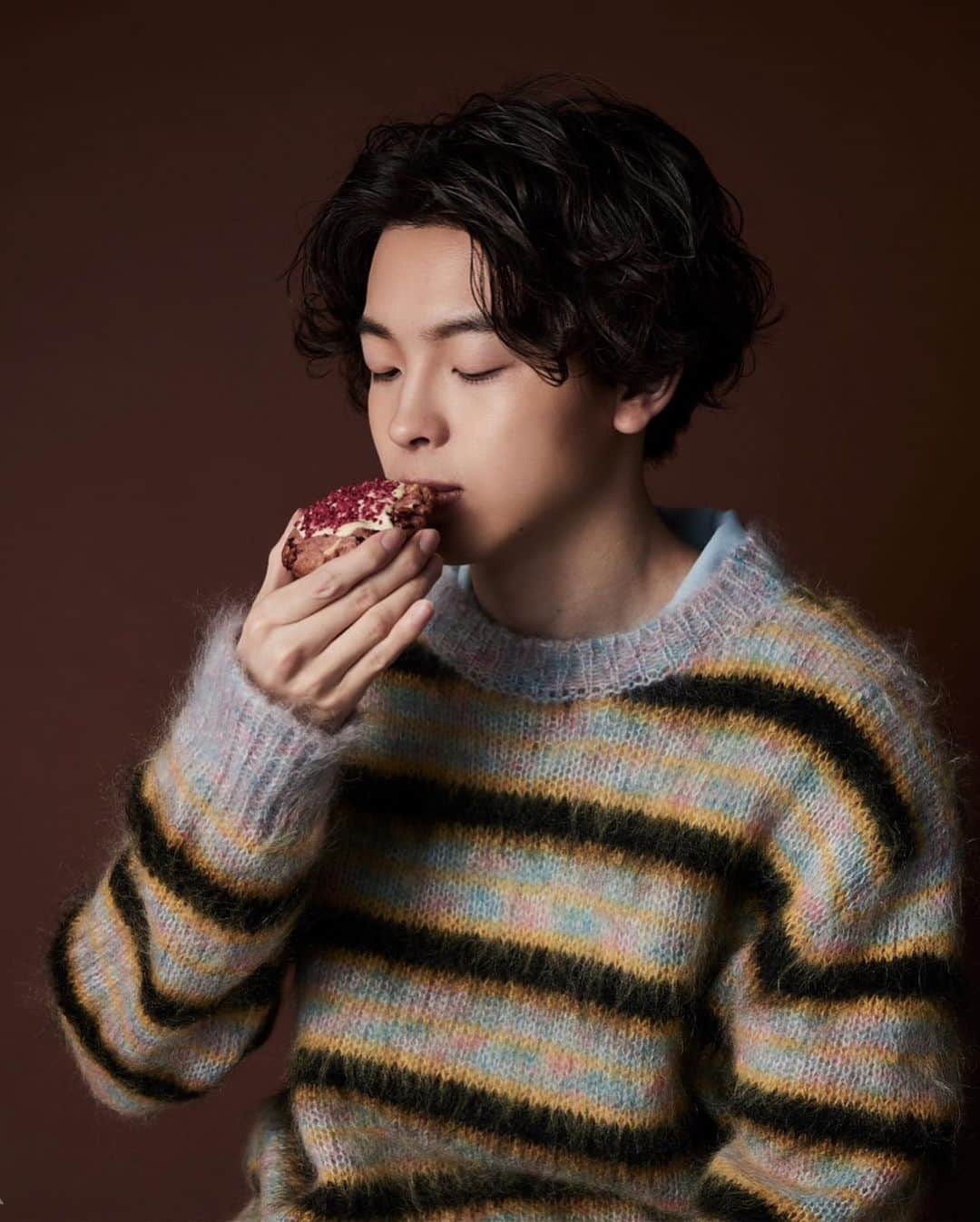 imaseさんのインスタグラム写真 - (imaseInstagram)「現在発売中の『GQ JAPAN』5月号にインタビュー記事が掲載中です！！！ ︎ 是非みてくださいっ！🫶🏻 ...