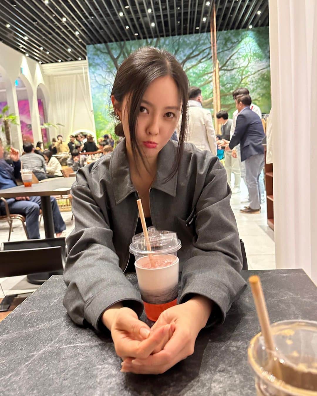 ヒョミン さんのインスタグラム写真 - (ヒョミン Instagram)「이원석 감독님의 D-1! 4월 14일 💗대💞개💓봉💕 #이선균 ...