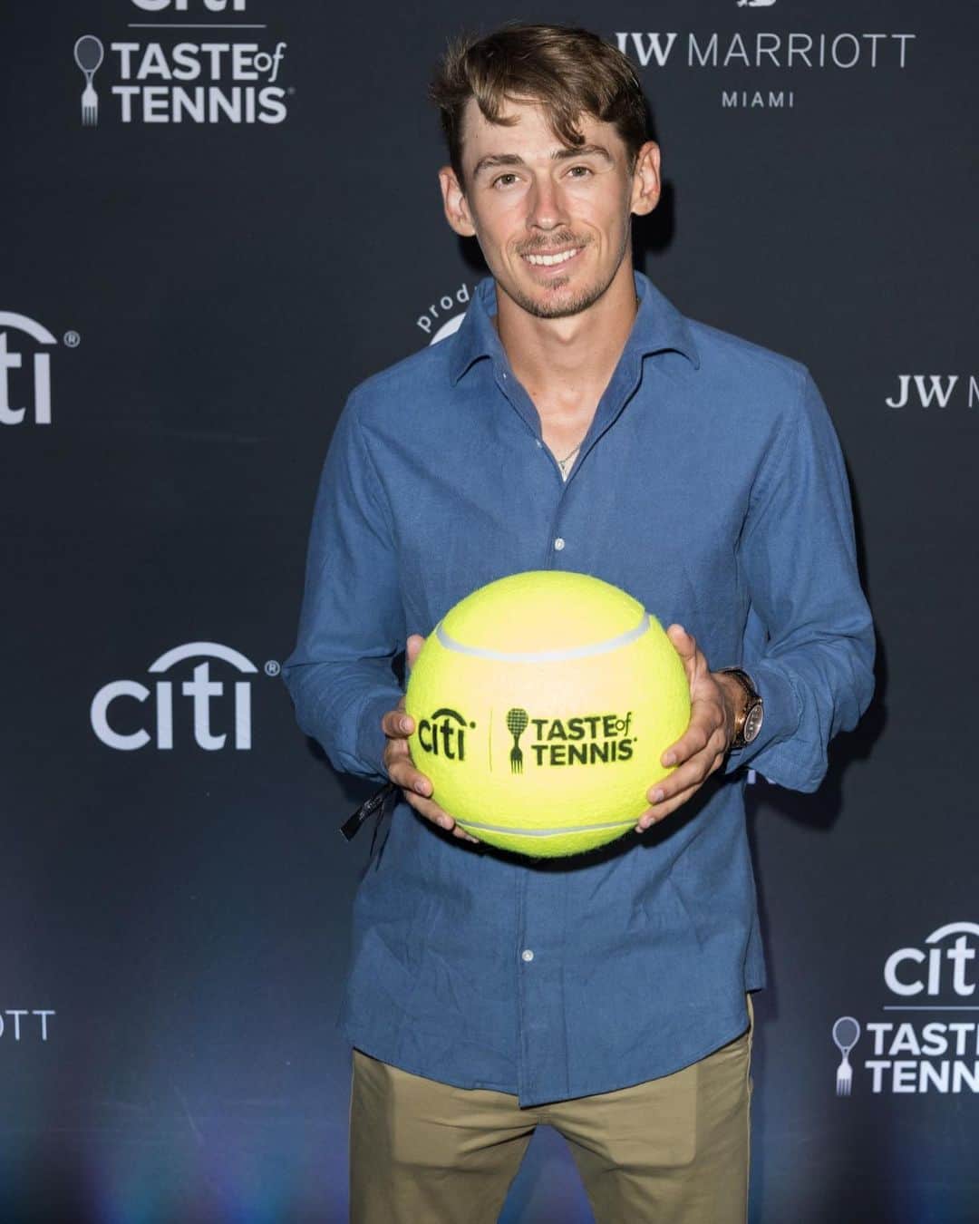 アレックス・デミノーさんのインスタグラム写真 - (アレックス・デミノーInstagram)「Painter by day food ...