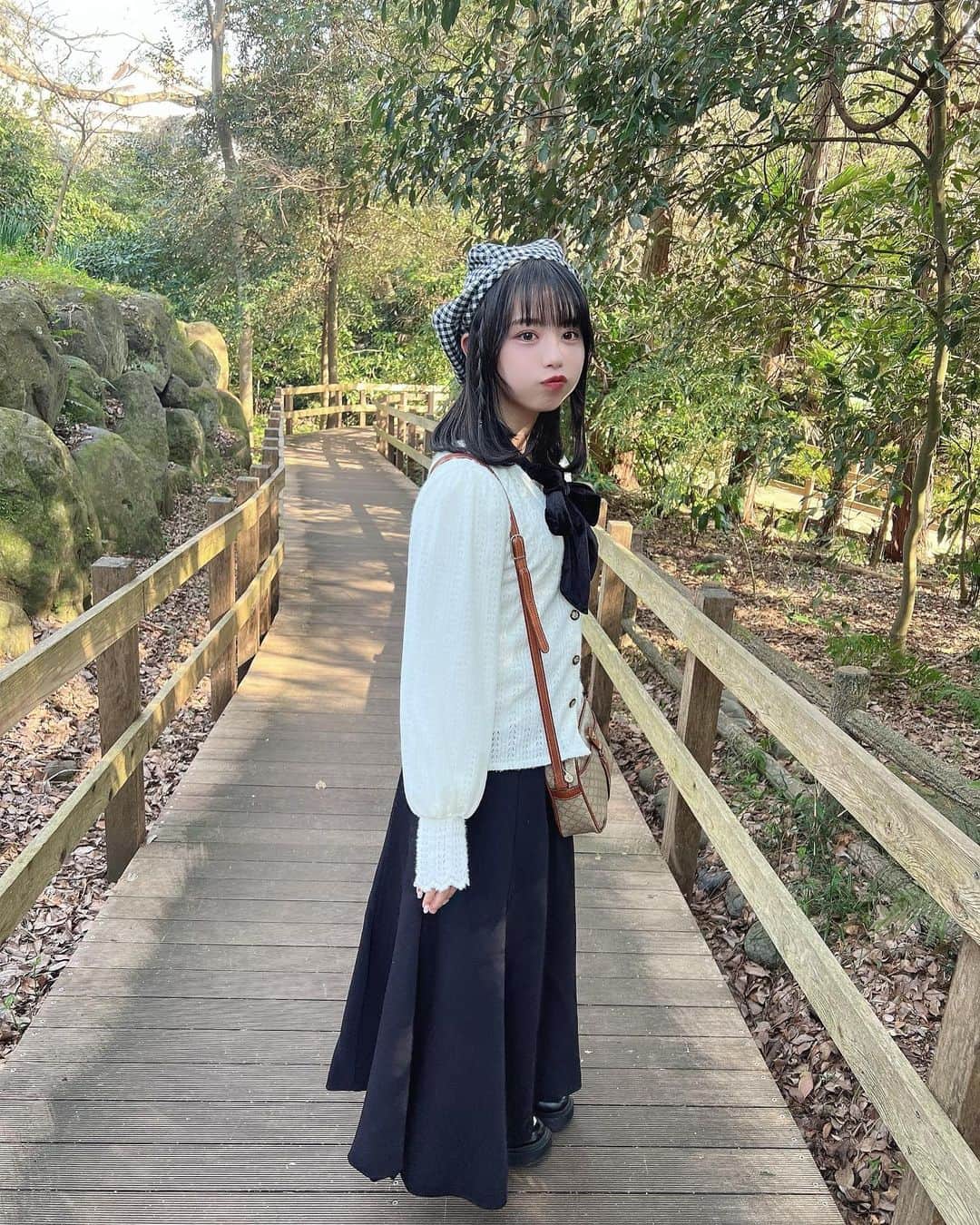 峰島こまきさんのインスタグラム写真 - (峰島こまきInstagram)「やっぱり実家は定期的に 帰らないとだ〜 静岡だいすき😮‍💨 ︎ このブラウス ( @renonqleofficial ...