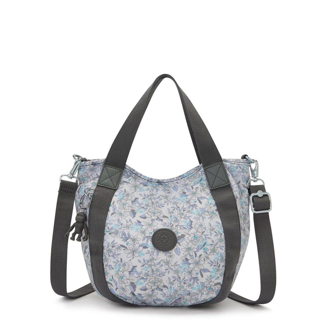 キプリング日本公式アカウントさんのインスタグラム写真 - (キプリング日本公式アカウントInstagram)「. ラウンドシェイプがかわいい ...