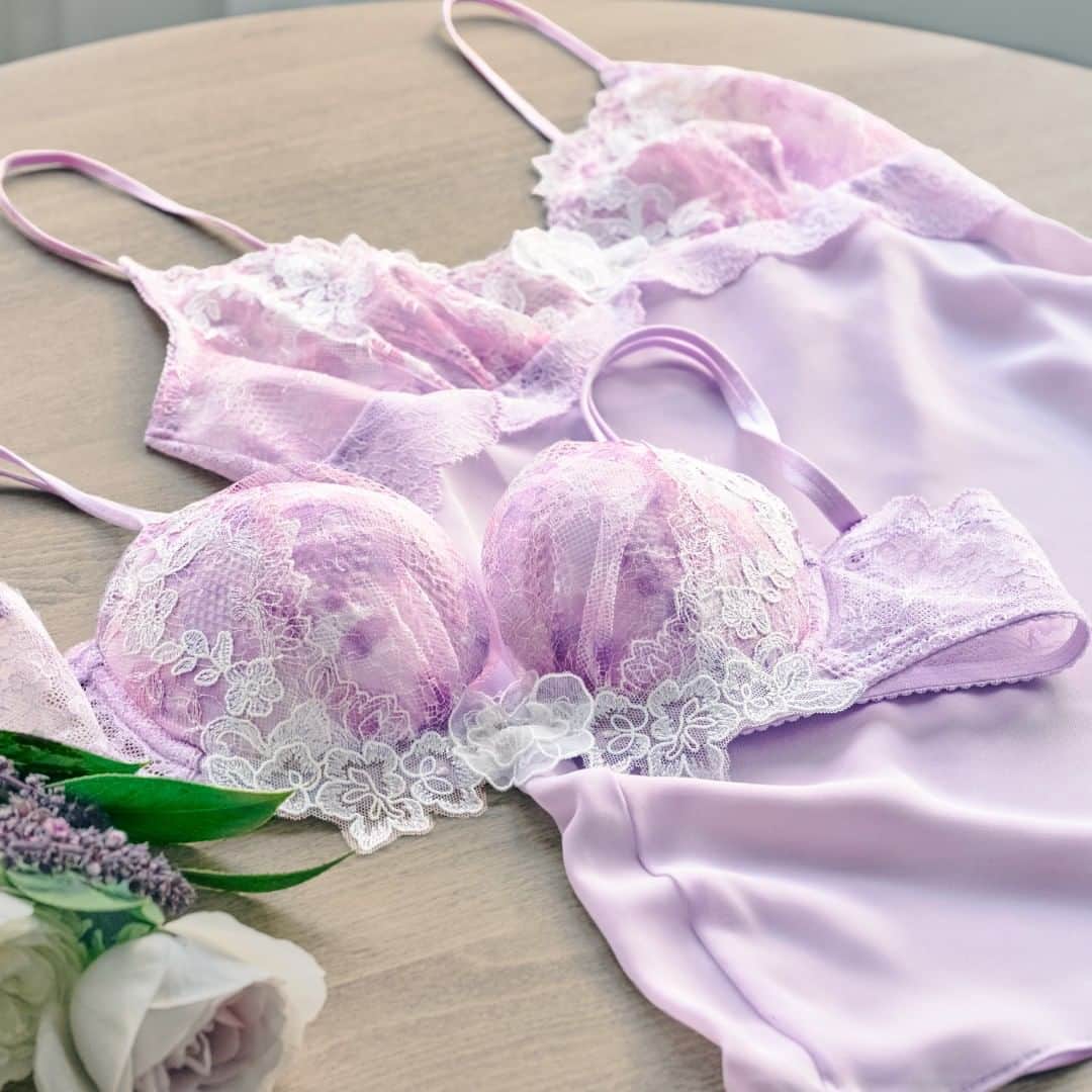 WACOAL_PARFAGEさんのインスタグラム写真 - (WACOAL_PARFAGEInstagram)「39シリーズは、動物たちを愛し、金の弓を巧みに操ったという女神の伝説にちなんで 弓 ...