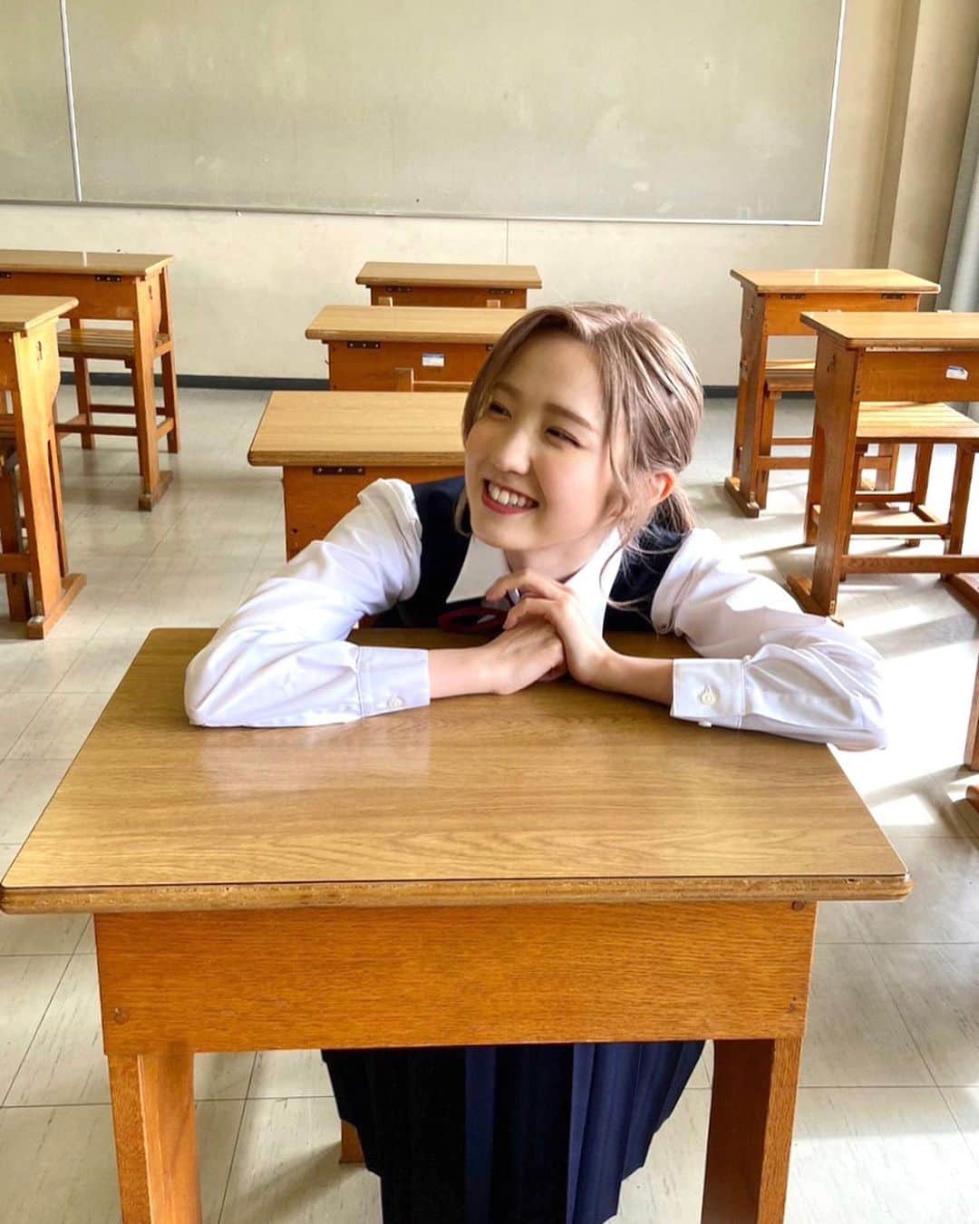 本田仁美さんのインスタグラム写真 - (本田仁美Instagram)「. AKB48 61stシングル『どうしても君が好きだ』 MV公開されました🎥 全員が主人公となる "青春の16ページ"を ...