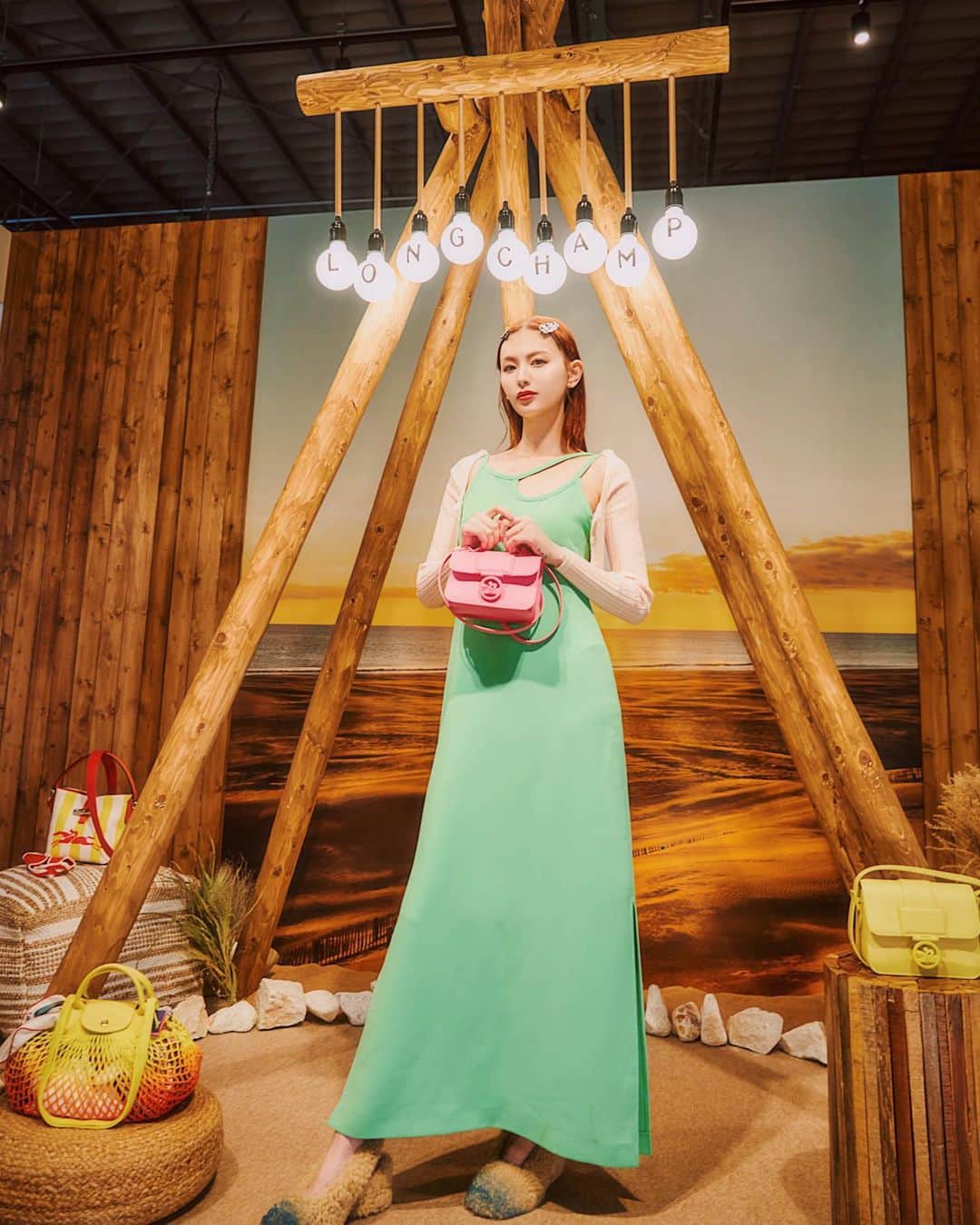 鈴木えみさんのインスタグラム写真 - (鈴木えみInstagram)「@longchamp ロンシャンの2023 SSコレクションの世界観が ...