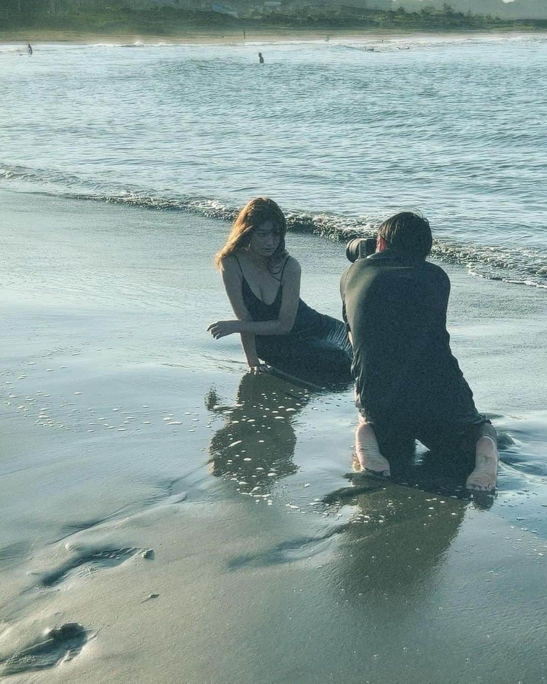 吉川愛さんのインスタグラム写真 - (吉川愛Instagram)「☺︎ ついに3rd写真集「Neroli」本日発売💟🌸 みんないっぱいみてね！笑 オフショ③ #寒かった」3月28日 12時55 ...