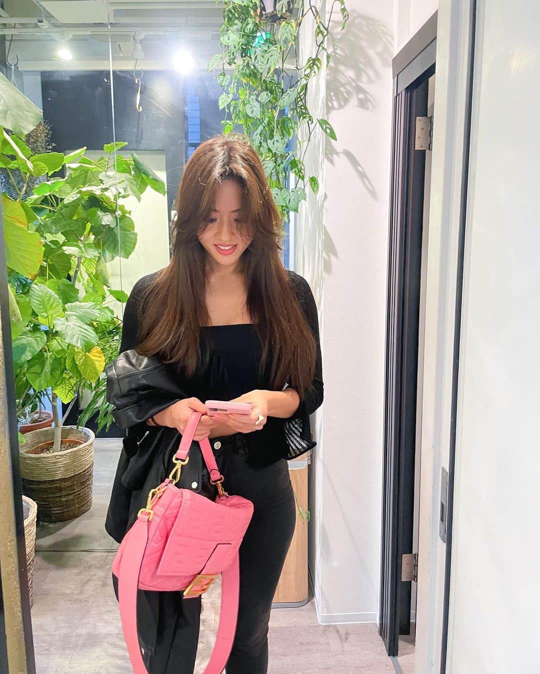 Azusaさんのインスタグラム写真 - (AzusaInstagram)「ヘアも春仕様に💇‍♀️🍃🌸 ⁡ いつもありがとうー🤍 @shuhey ...