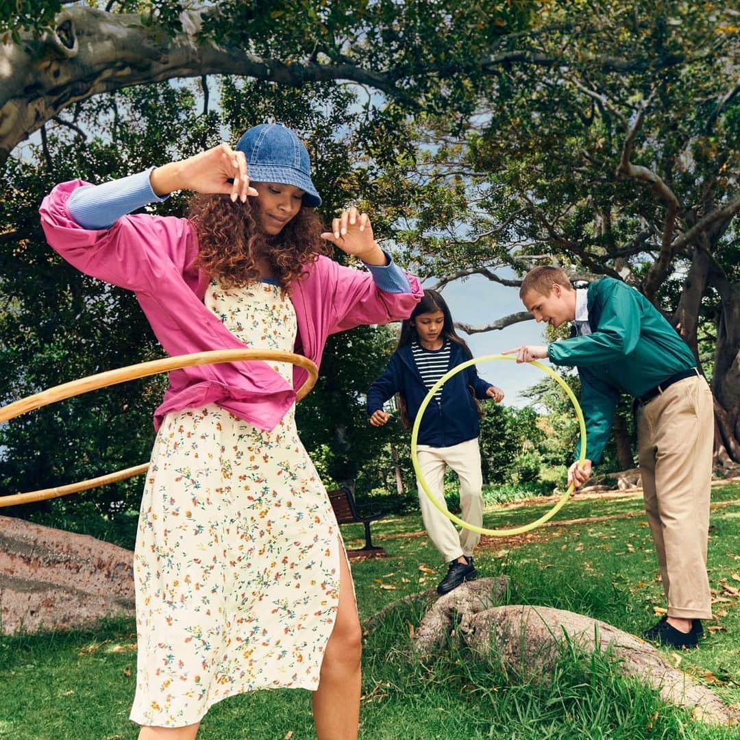 ユニクロさんのインスタグラム写真 - (ユニクロInstagram)「STEP INTO SPRING Embrace the spring ...