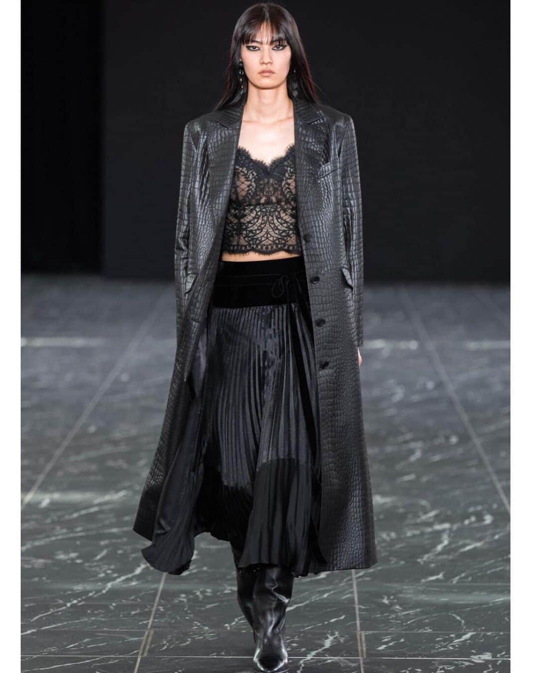 江原美希さんのインスタグラム写真 - (江原美希Instagram)「@tae_ashida_official @taeashida 2023-2024𝑨𝑾 𝑪𝒐𝒍𝒍𝒆𝒄𝒕𝒊𝒐𝒏🖤 今回も素敵 ...