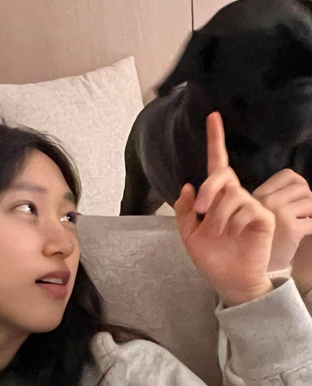 リュ・ヘヨンさんのインスタグラム写真 リュ・ヘヨンinstagram 「봄과밤🖤」3月31日 15時12分 Ryuniverse328