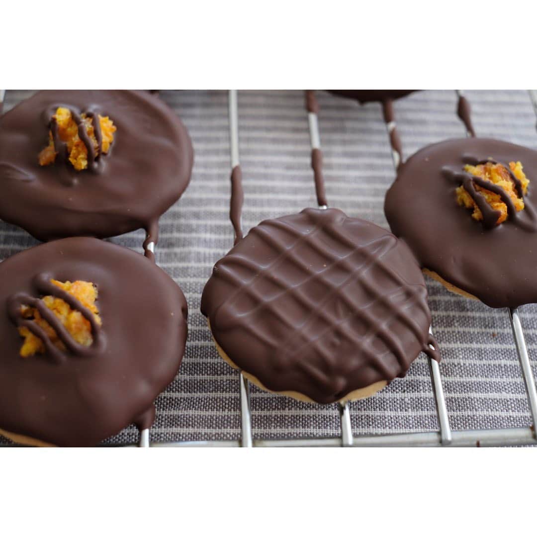 はなさんのインスタグラム写真 - (はなInstagram)「昭和に流行ったロッテ「JAFFY」。マーマレードをチョコレートでコーティングした ...