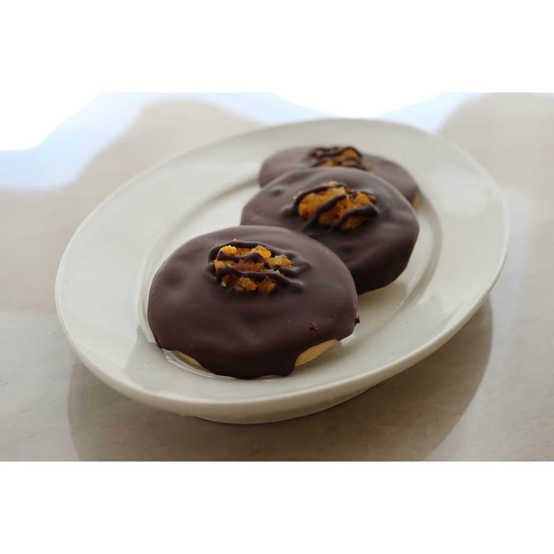 はなさんのインスタグラム写真 - (はなInstagram)「昭和に流行ったロッテ「JAFFY」。マーマレードをチョコレートでコーティングした ...