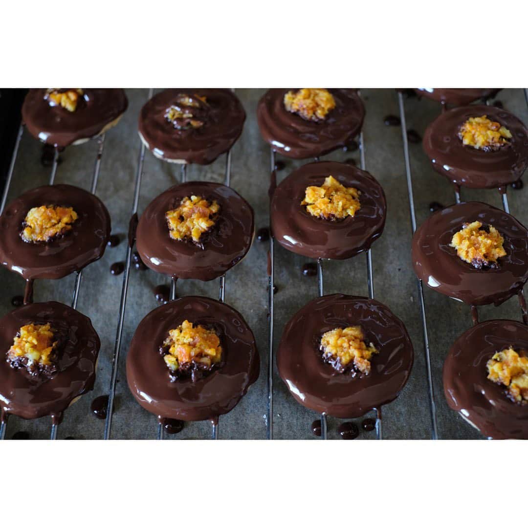 はなさんのインスタグラム写真 - (はなInstagram)「昭和に流行ったロッテ「JAFFY」。マーマレードをチョコレートでコーティングした ...