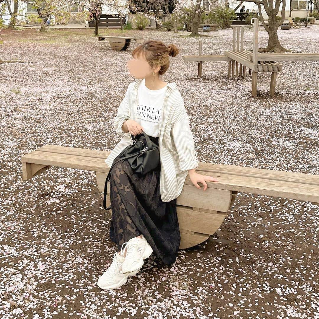 chocoさんのインスタグラム写真 - (chocoInstagram)「** ㅤㅤㅤㅤㅤㅤㅤㅤㅤㅤㅤㅤㅤ #ootd ㅤㅤㅤㅤㅤㅤㅤㅤㅤㅤㅤㅤㅤ 今年はたくさん桜楽しめたなあ〜☺️🌸 ...