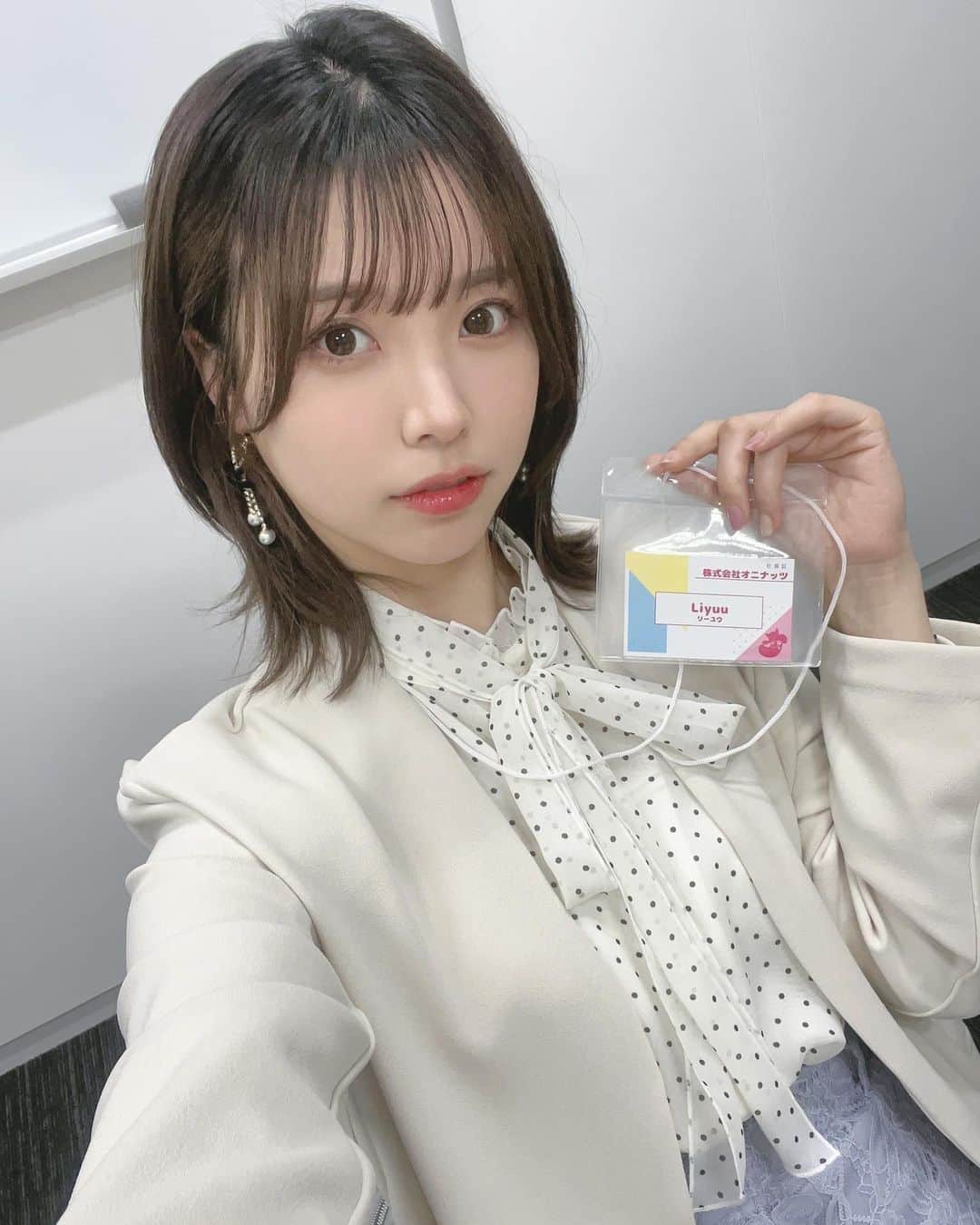 Liyuu（リーユウ）さんのインスタグラム写真 - (Liyuu（リーユウ）Instagram)「OL风🤣」4月3日 13時30分 - koi ...