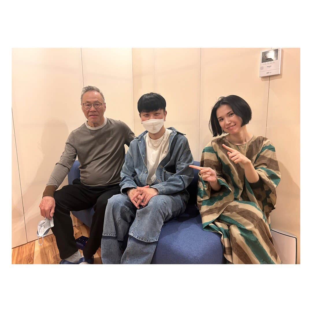 Superflyさんのインスタグラム写真 - (SuperflyInstagram)「今日は歌入れ！ 久々にUTAさんと作った曲です。 面白い方だなぁ。 こんどはもっとガッツリコライトしてみ ...