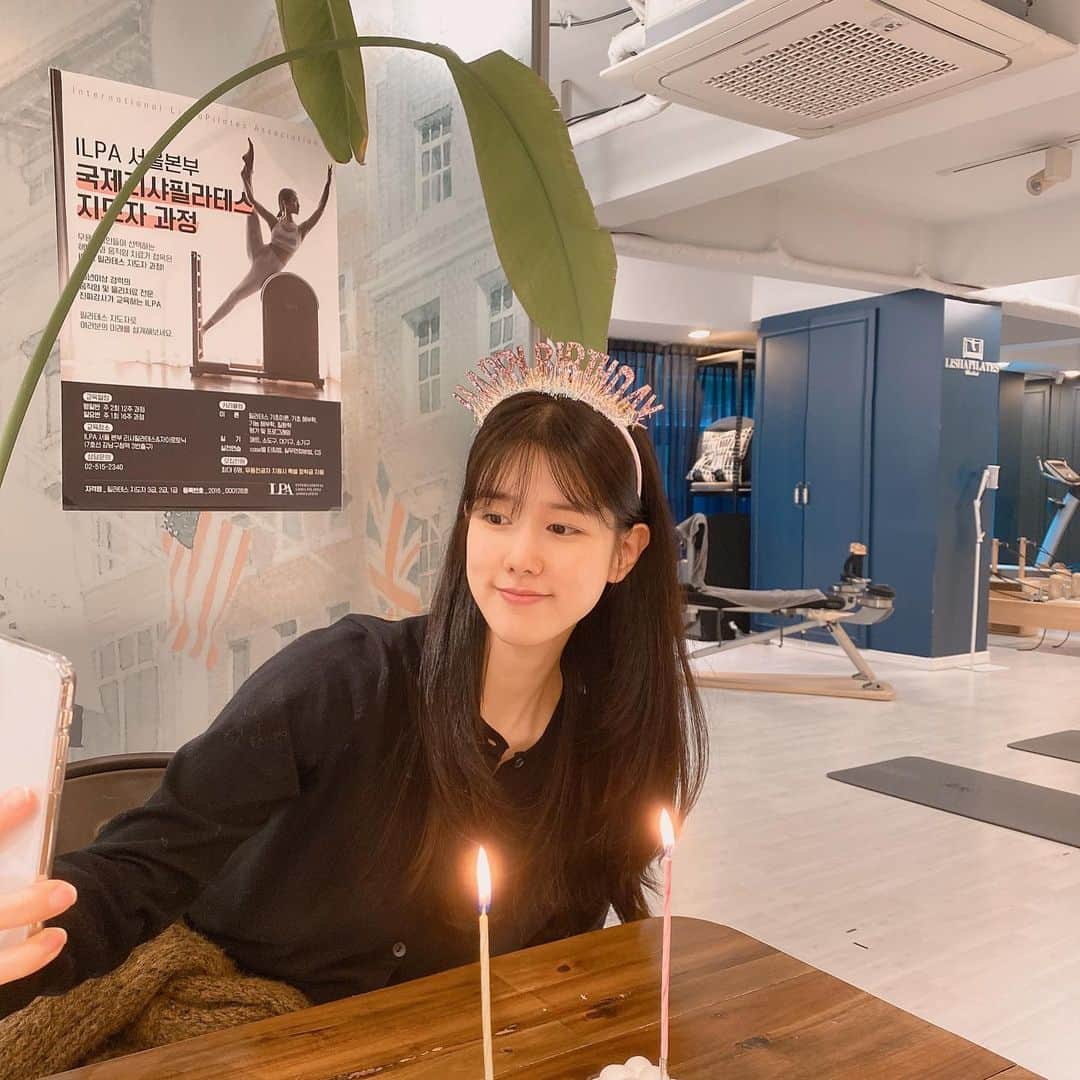 ヤン・ジウォンさんのインスタグラム写真 - (ヤン・ジウォンInstagram)「20230405HBD 오랜시간 곁에 머물러주어 감사하고 생겨나는 귀한 인연들도 소중하네요💛 축하해 ...