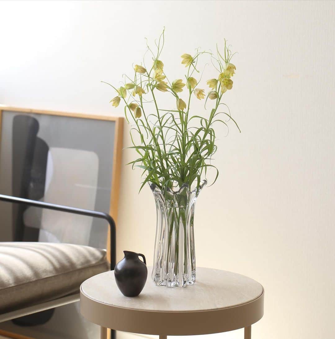 KOZLIFEさんのインスタグラム写真 - (KOZLIFEInstagram)「#fermliving のフラワーベースと春の花 ️ ほっこり可愛い😍 #kozlife_tokyo ...