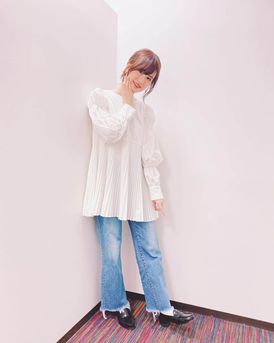 瀬戸麻沙美さんのインスタグラム写真 - (瀬戸麻沙美Instagram)「昨日の青ブタ特番🐷の時のお写真📷 スタイリストさんに「衣装でデニム ...