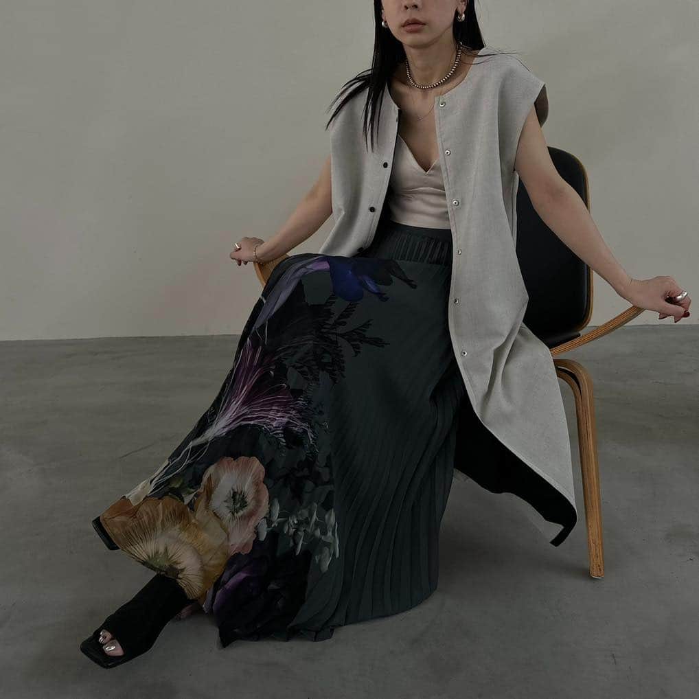 Ameri vintageさんのインスタグラム写真 - (Ameri vintageInstagram)「「ROENTGEN FLOWER」＝「レントゲン」「花柄」 がテーマなレディモードな ...