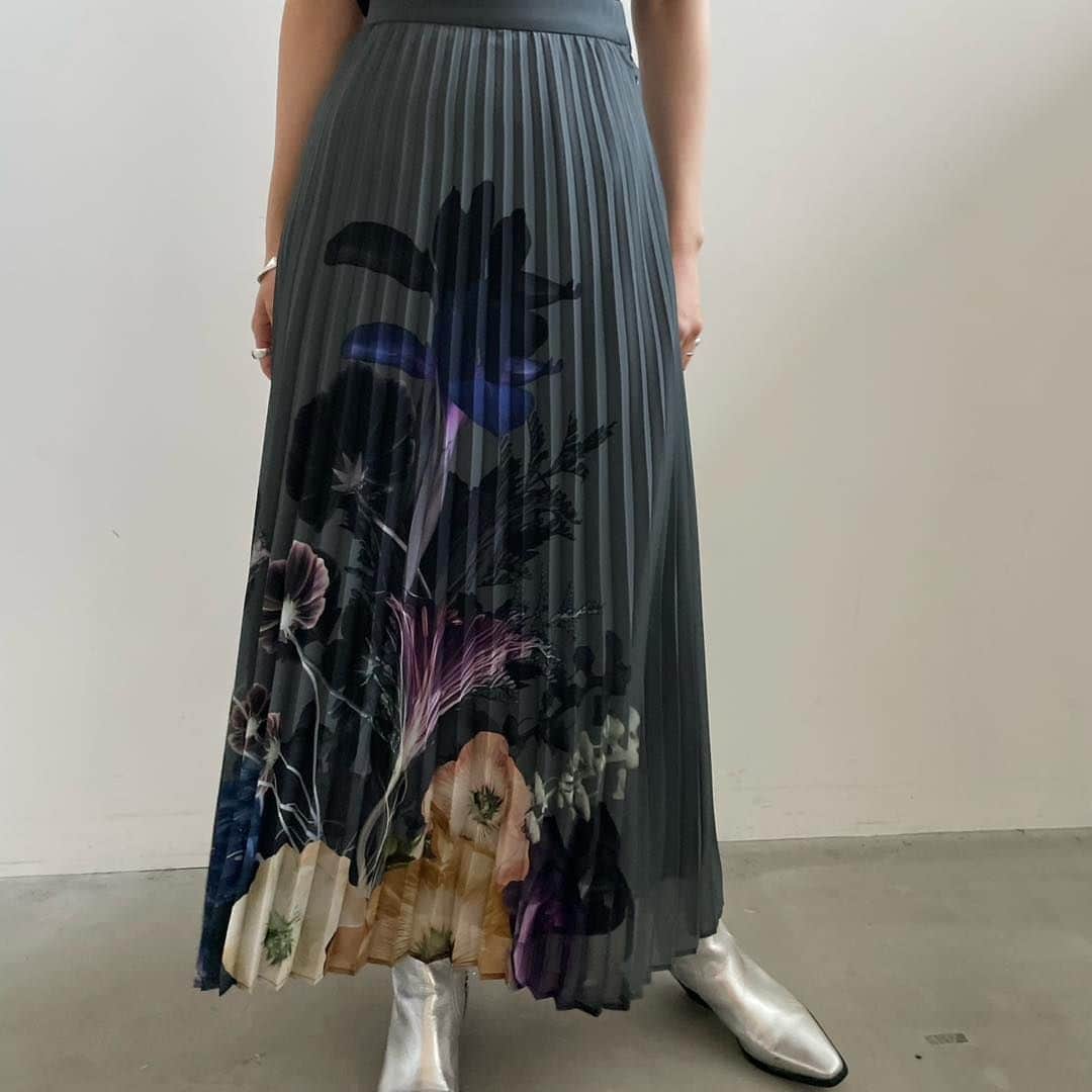 Ameri vintageさんのインスタグラム写真 - (Ameri vintageInstagram)「「ROENTGEN FLOWER」＝「レントゲン」「花柄」 がテーマなレディモードな ...