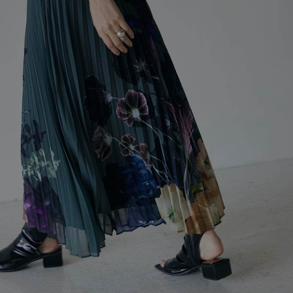 Ameri vintageさんのインスタグラム写真 - (Ameri vintageInstagram)「「ROENTGEN FLOWER」＝「レントゲン」「花柄」 がテーマなレディモードな ...
