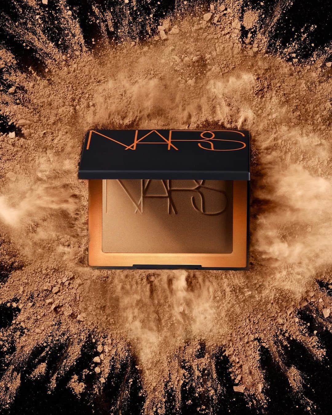 NARSさんのインスタグラム写真 - (NARSInstagram)「Bronze with a bang. Explore nine new ...