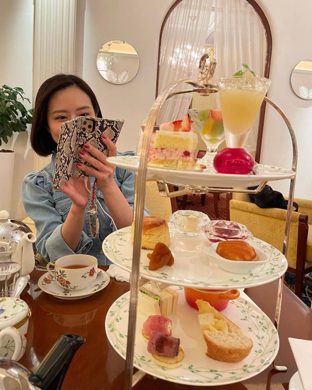 坂村かおるさんのインスタグラム写真 - (坂村かおるInstagram)「TEAM美魔女のお友達、純ちゃんと ・ @junsei.miyama ランチ☕️ ・ 今日は、純ちゃんのお誕生日🎂 ...