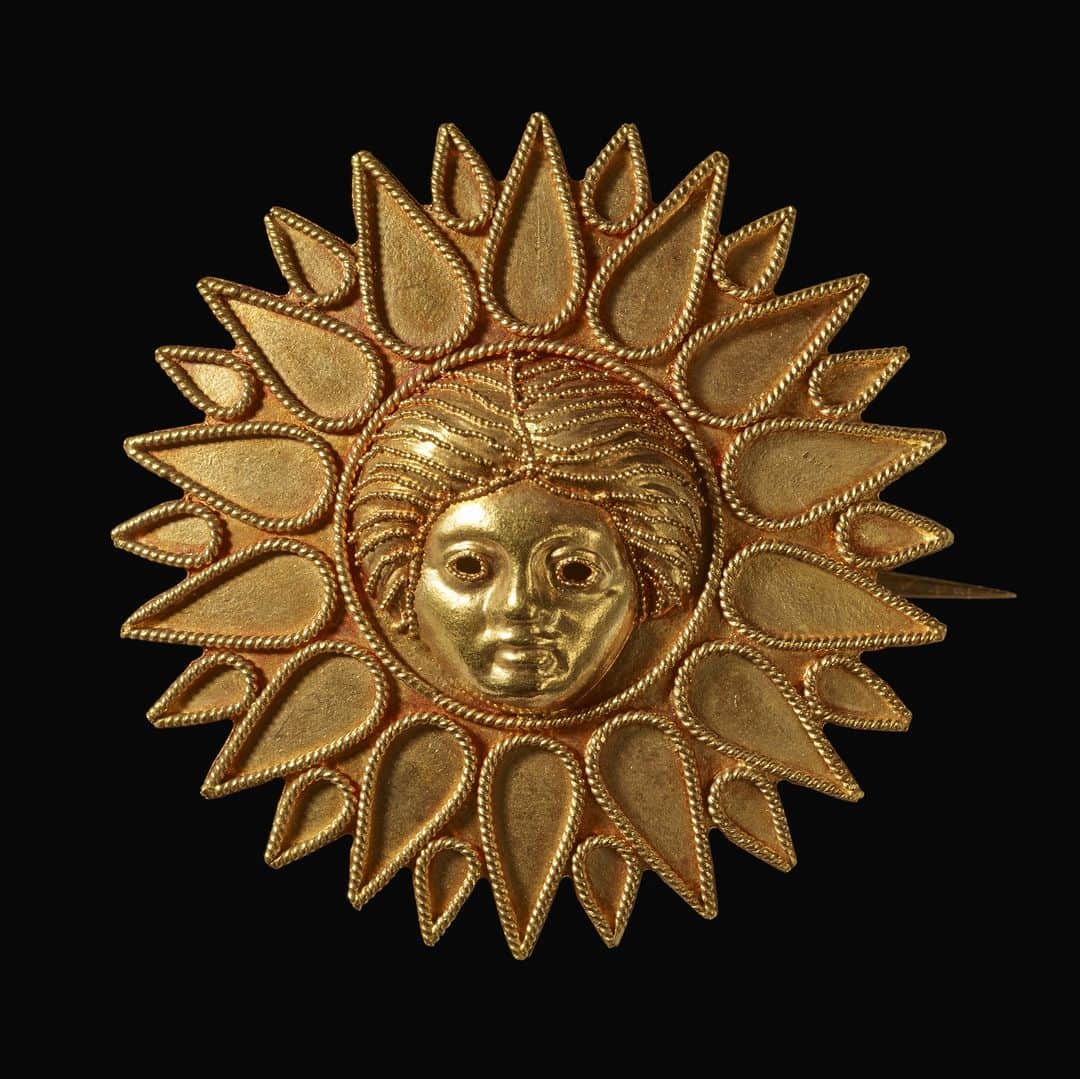 大英博物館さんのインスタグラム写真 - (大英博物館Instagram)「☀ Here comes the sun… ☀ We’re ...