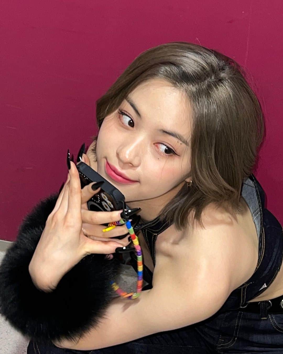 ITZYさんのインスタグラム写真 - (ITZYInstagram)「생일 축하한다 앞으로도 사랑만 받아라 HBD🖤」4月17日 10時 ...