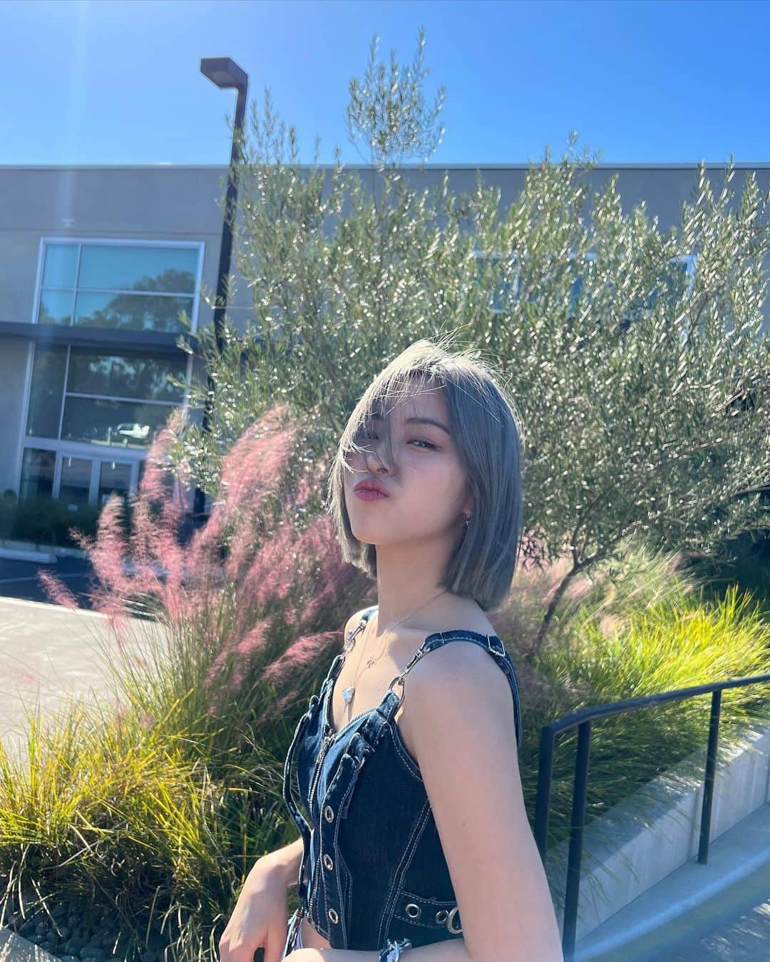 ITZYさんのインスタグラム写真 - (ITZYInstagram)「생일 축하한다 앞으로도 사랑만 받아라 HBD🖤」4月17日 10時 ...