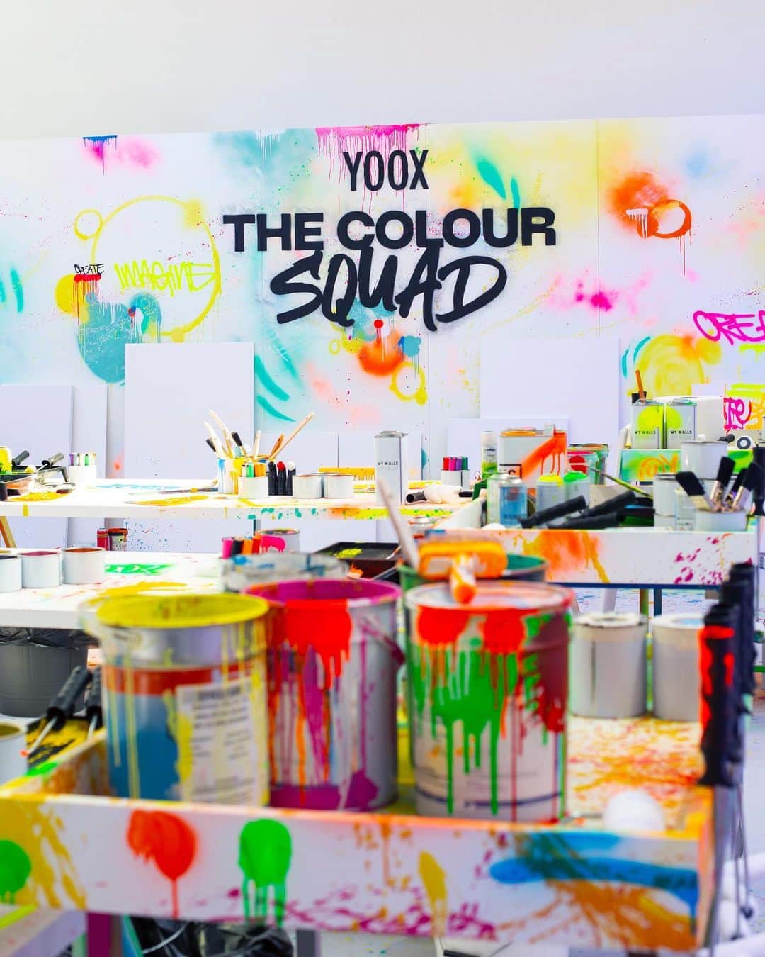 YOOX.COMさんのインスタグラム写真 - (YOOX.COMInstagram)「Come to say hi at THE COLOUR ...