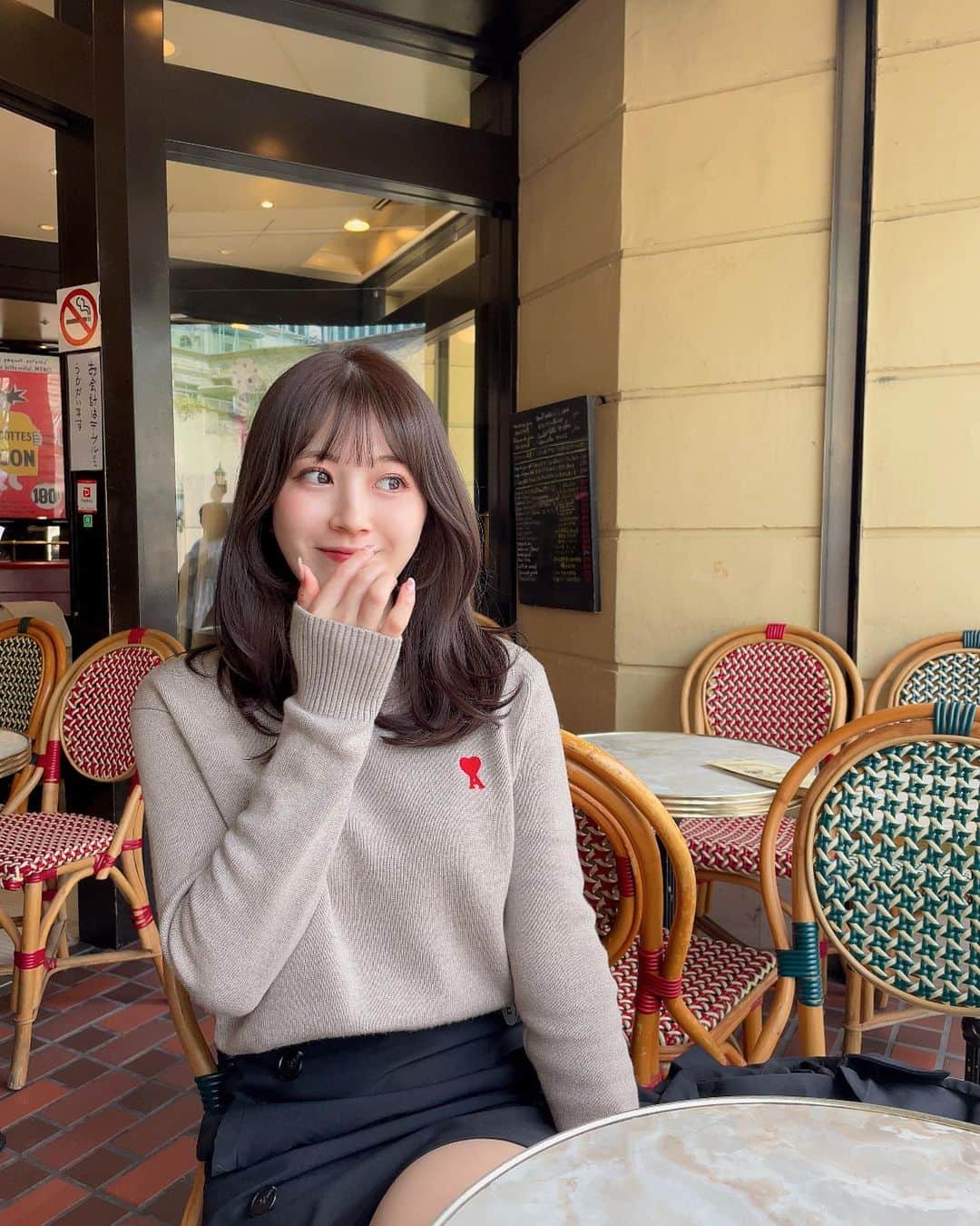 黒田莉来さんのインスタグラム写真 - (黒田莉来Instagram)「銀座でランチした日🥨♡ ここのキッシュ、いままで食べたキッシュで1番美味しかったな🥹 カラーしたてで髪色は暗め🐈‍⬛ ...