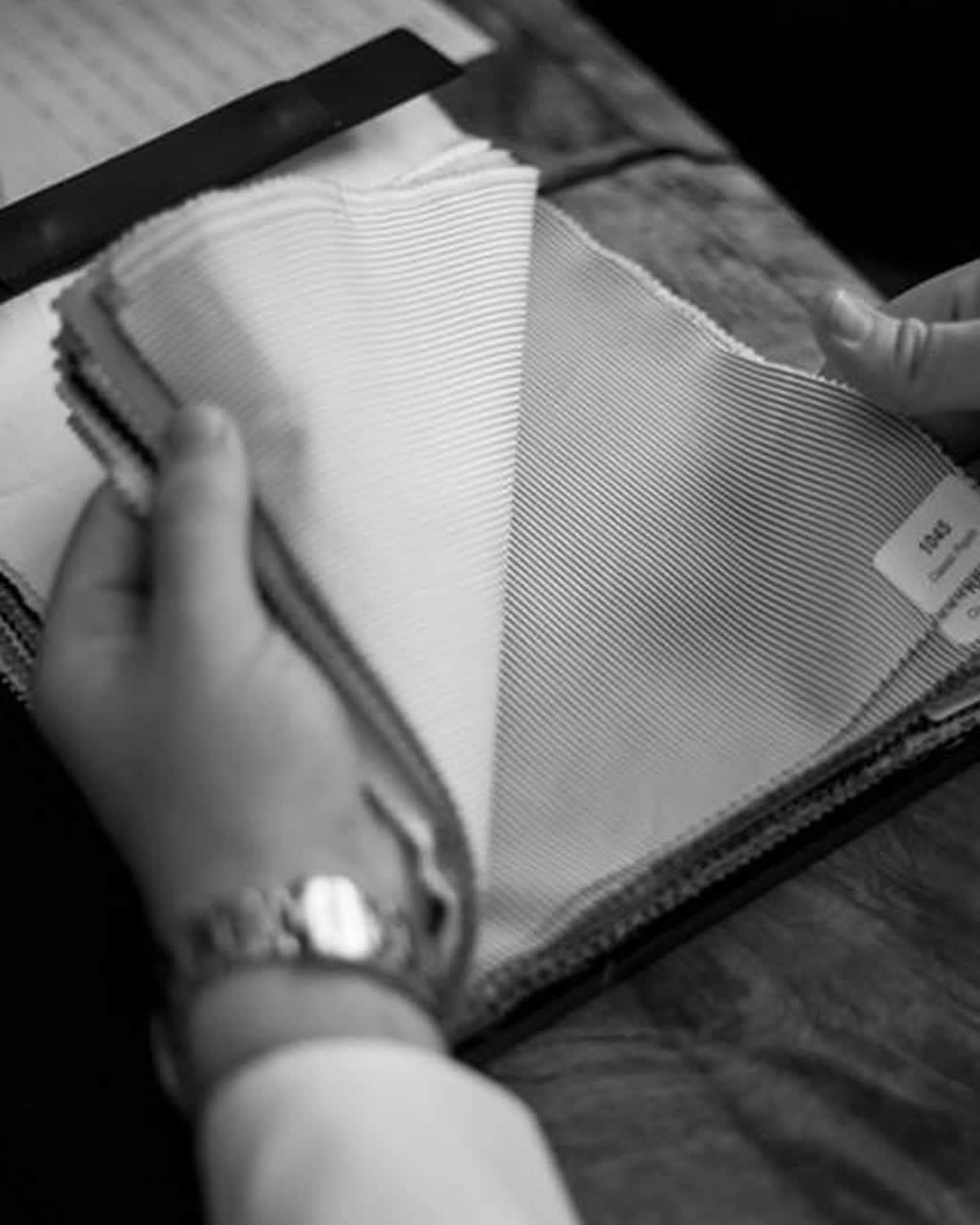 ターンブル&アッサーさんのインスタグラム動画 - (ターンブル&アッサーInstagram)「Our Bespoke specialists ...