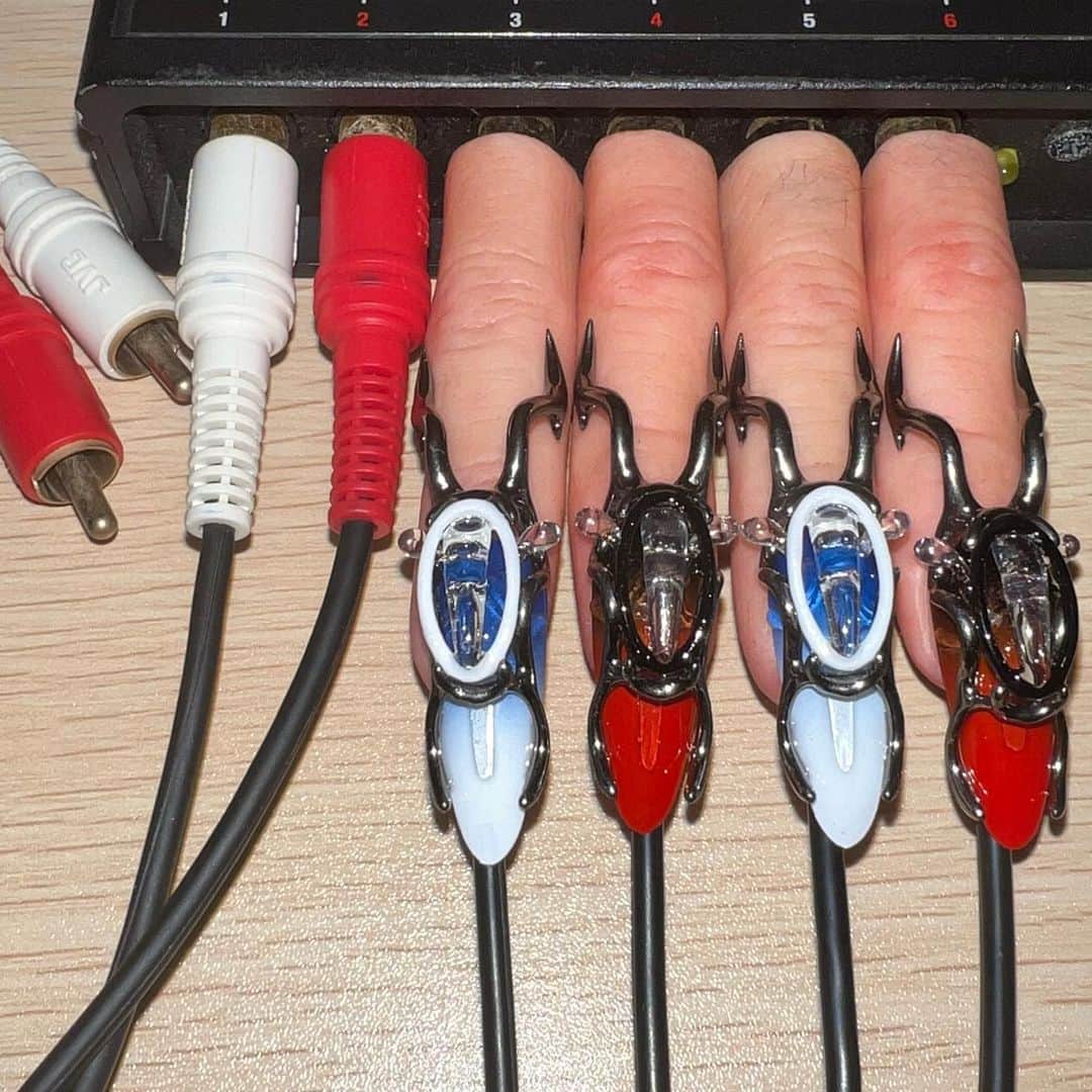 dooooさんのインスタグラム写真 - (dooooInstagram)「Nails for finger RCA connectors by ...