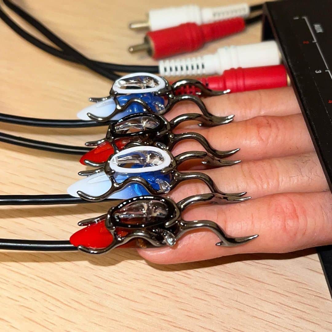 dooooさんのインスタグラム写真 - (dooooInstagram)「Nails for finger RCA connectors by ...