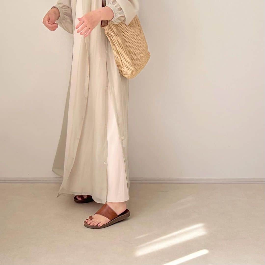 chocoさんのインスタグラム写真 - (chocoInstagram)「** ㅤㅤㅤㅤㅤㅤㅤㅤㅤㅤㅤㅤㅤ #ootd ㅤㅤㅤㅤㅤㅤㅤㅤㅤㅤㅤㅤㅤ ロング丈のシアーシャツワンピ♡ ...