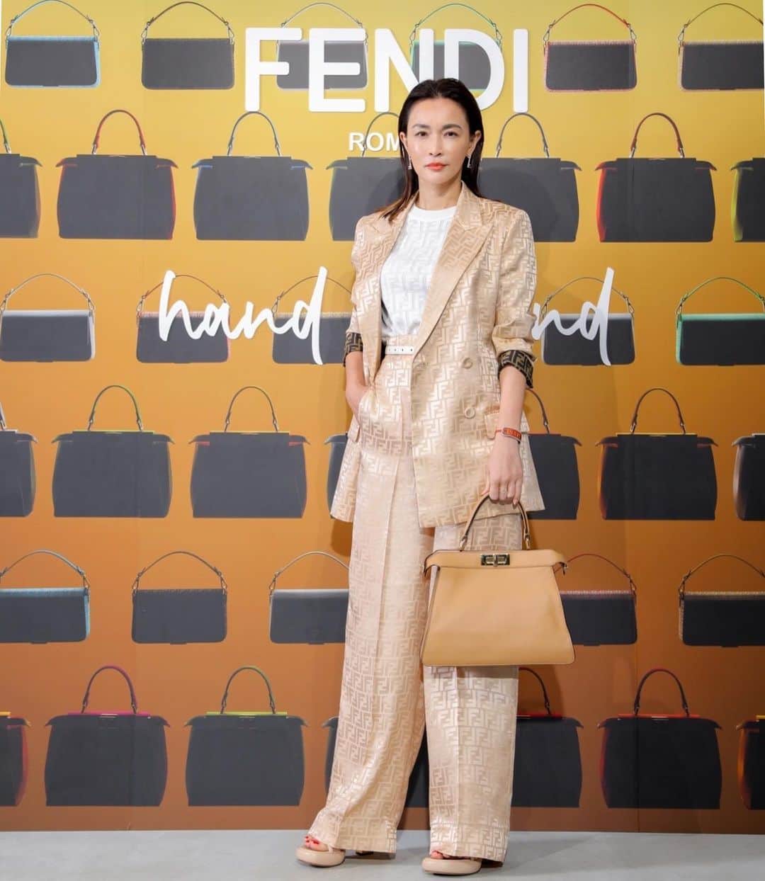 長谷川京子さんのインスタグラム写真 - (長谷川京子Instagram)「FENDIが開催しているエキシビジョン、"ハンド・イン・ハンド"に ...