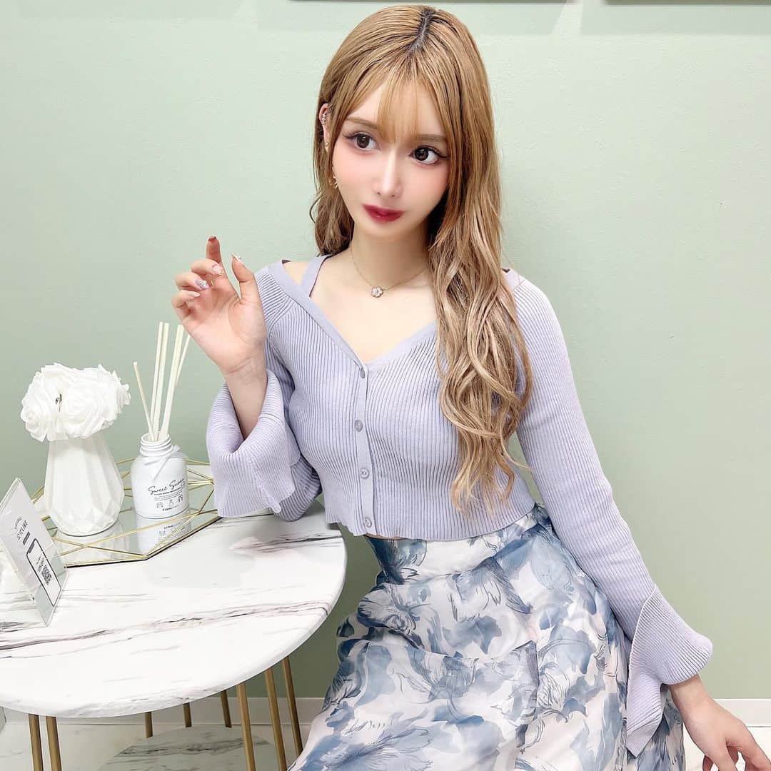 ゆうめろさんのインスタグラム写真 - (ゆうめろInstagram)「やぽ👼🏻🩵 この日のコーデは、 トップス @dazzlin_official スカート @grl_official 春服 ...