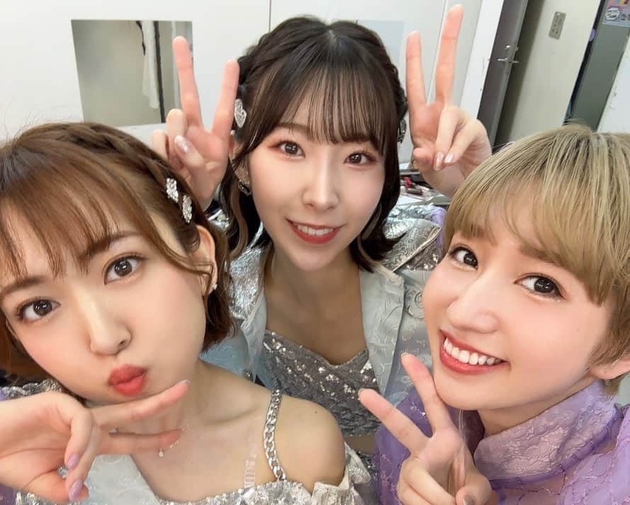 内田眞由美さんのインスタグラム写真 内田眞由美instagram 「素敵な仲間たち、スタッフさん、ファンの皆さまに囲まれて親友はキラキラ