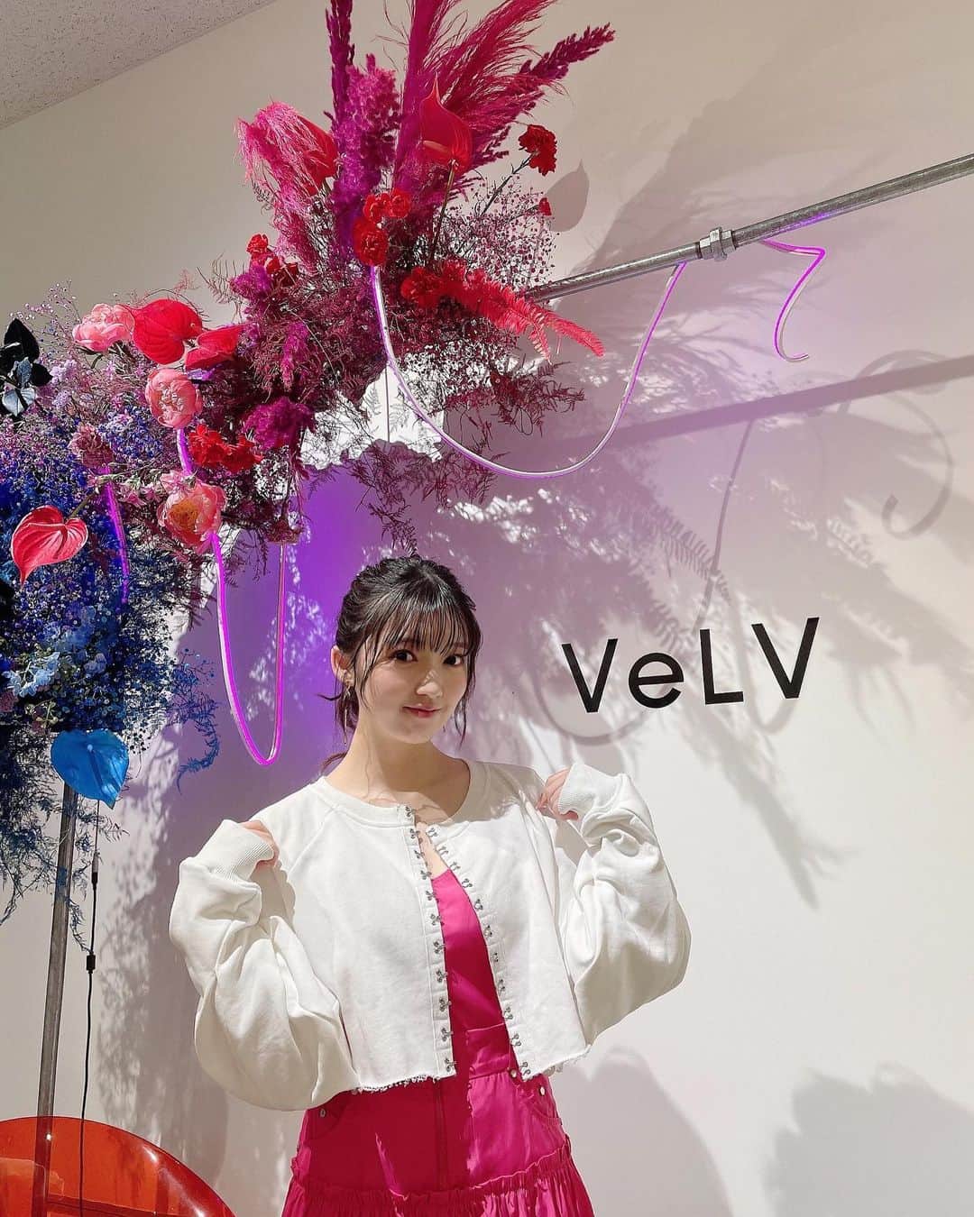 山岸理子さんのインスタグラム写真 山岸理子instagram「 🤦🏻‍♀️️🤍🆕 ⁡ Velv ⁡ かんわいいお洋服たち 7092