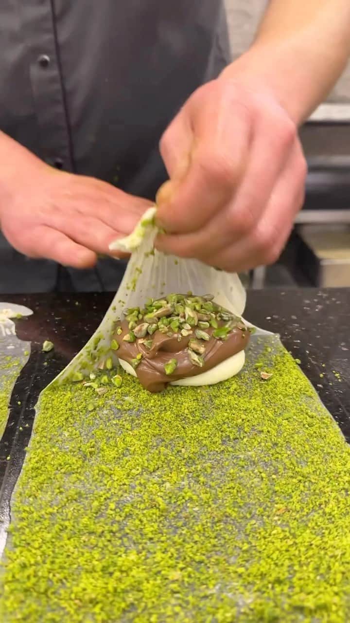 Earth Picsさんのインスタグラム動画 - (Earth PicsInstagram)「@katmercidayiadana ...