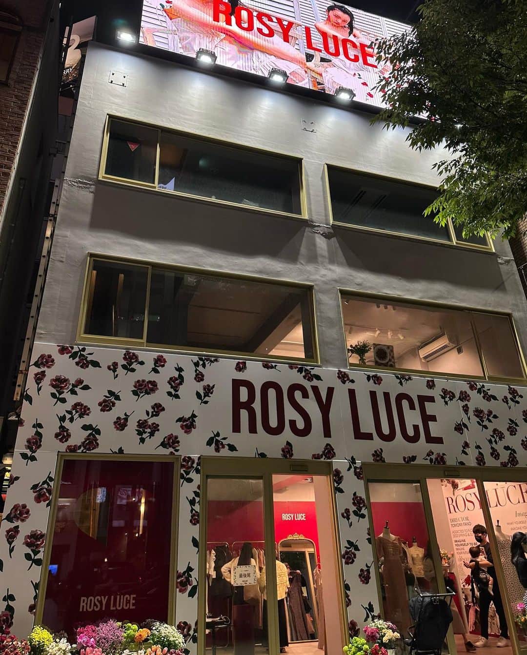 板野友美さんのインスタグラム写真 - (板野友美Instagram)「わぁ ️‍🔥 ️‍🔥 ️‍🔥 頭で思い描いていたRosyluceの世界観をそのまま具現化🔥 Rosy luce の世界観が ...