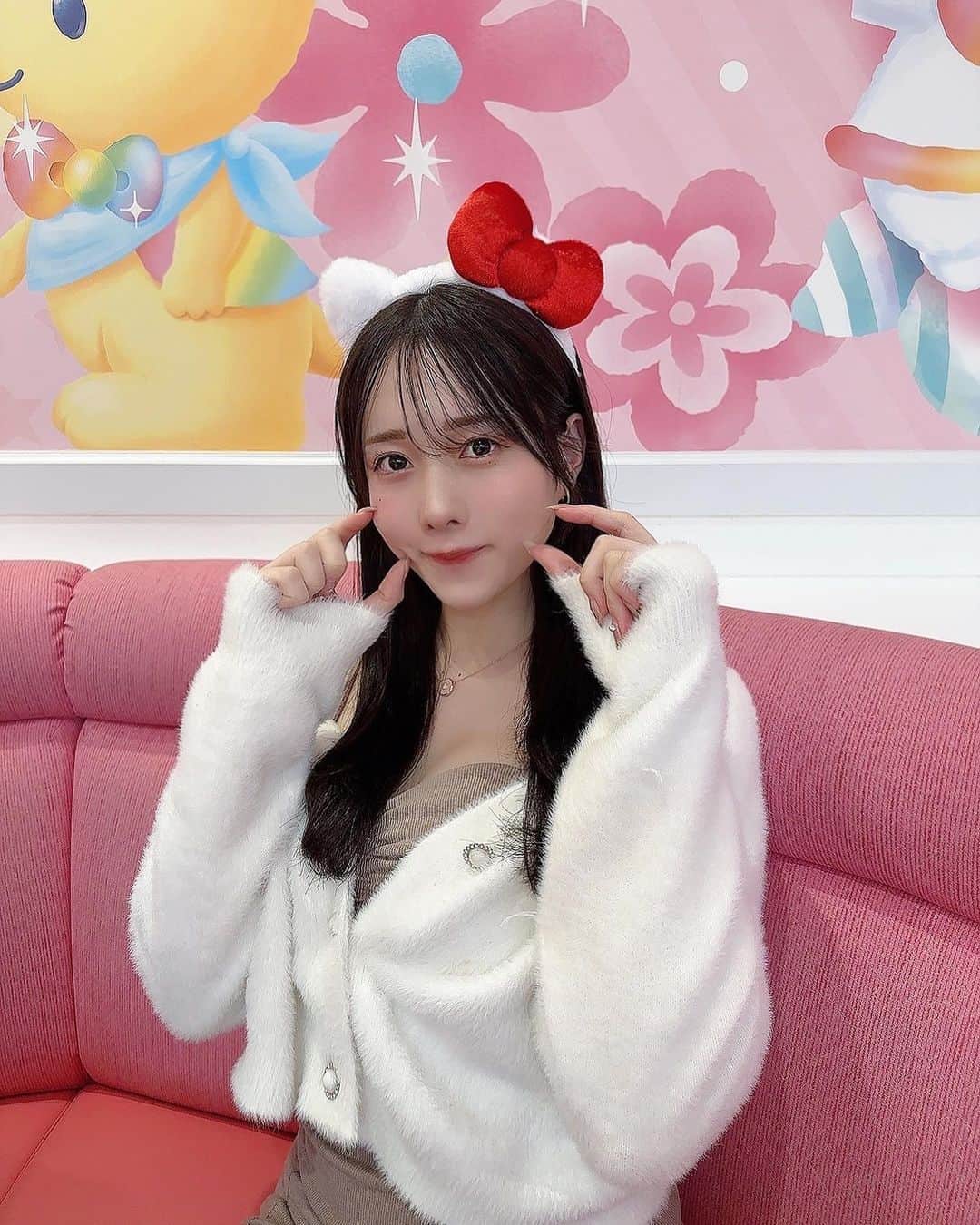 ぷうたんさんのインスタグラム写真 - (ぷうたんInstagram)「Kitty 🎀☁🩷」4月24日 20時31分 - puutan_318